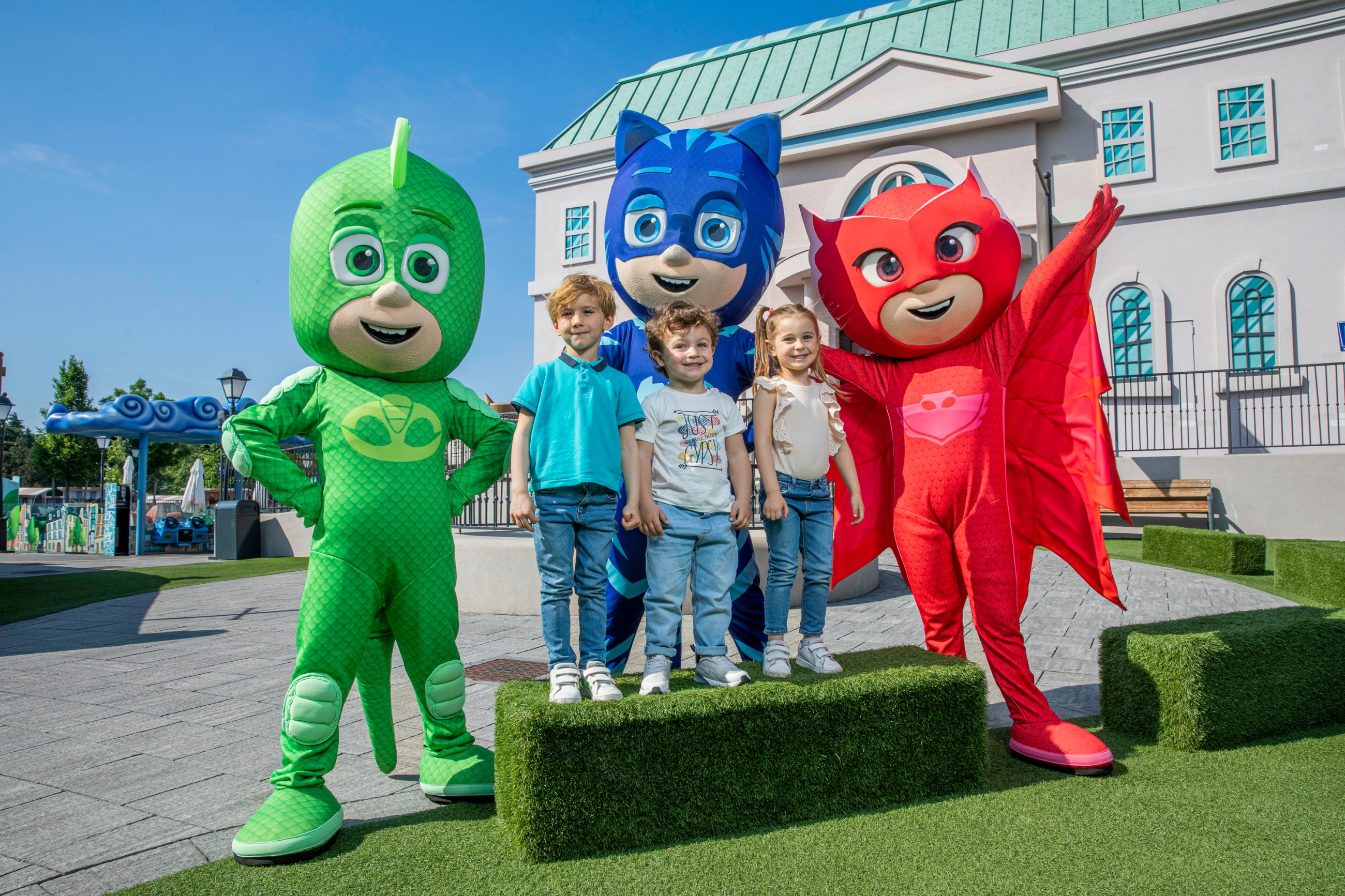 PJ Masks - Meet your favourite Superheroes - Leolandia